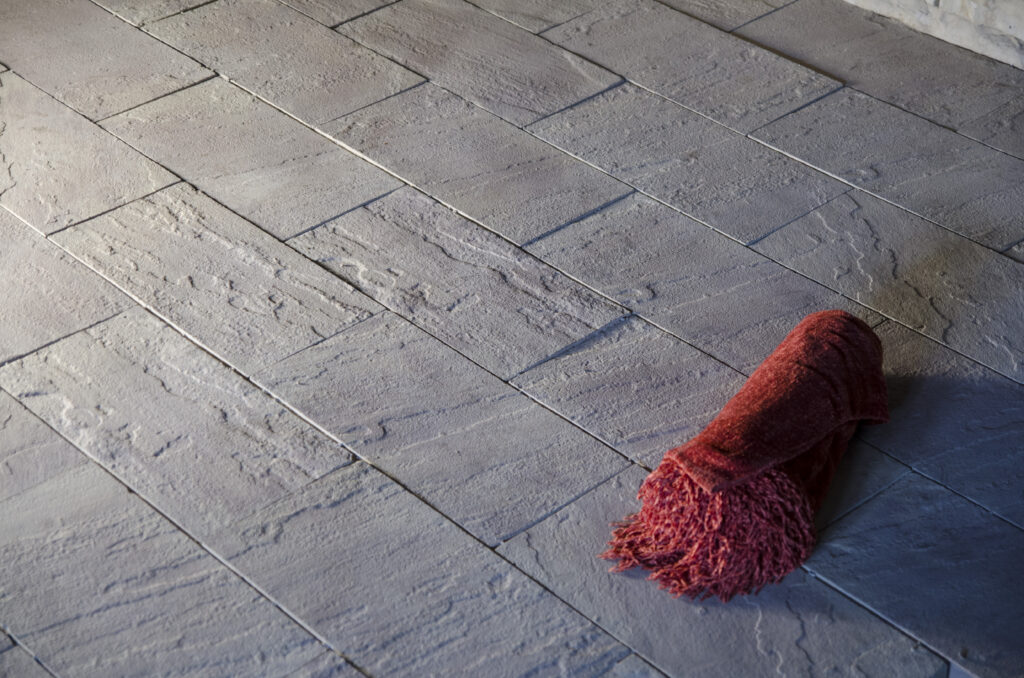 Linear Flagstone Pavers | Modern Patio Landscaping